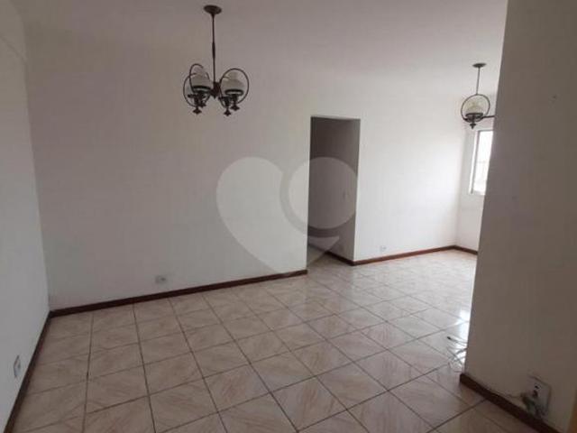 Apartamento à venda com 3 quartos no condomínio Edifício Guaratuba, Guarulhos