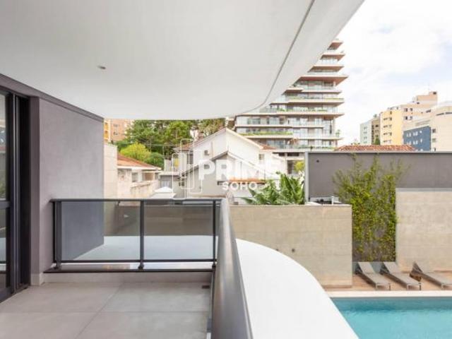 Apartamento à Venda com 3 Quartos no Batel