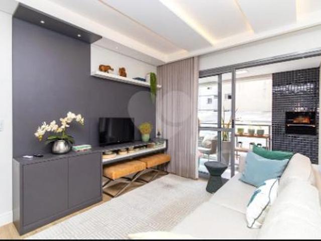 Apartamento á venda com 3 quartos no Batel