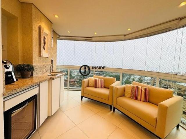 Apartamento à venda com 3 quartos na enseada