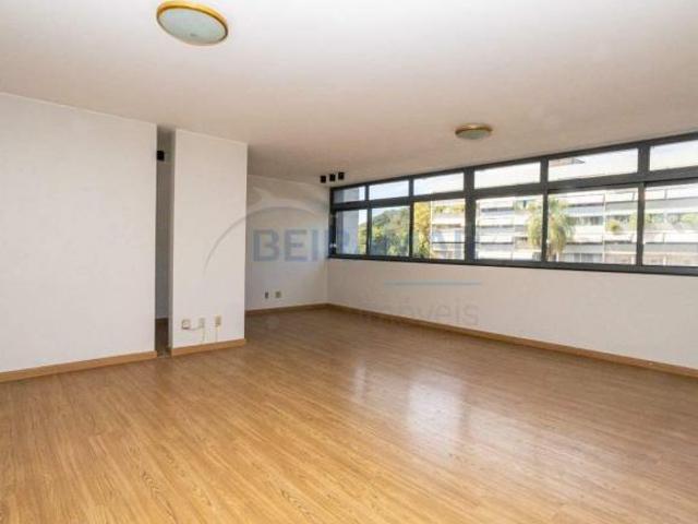 Apartamento à Venda com 3 Quartos na SQS 316 Asa Sul