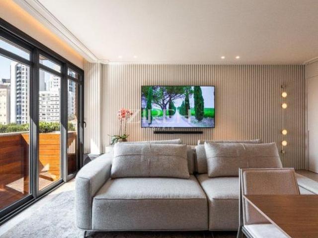 APARTAMENTO À VENDA COM 3 QUARTOS NA PRACINHA DO BATEL