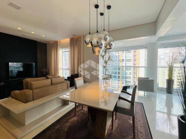 Apartamento à Venda com 3 Quartos sendo 3 Suítes e 3 Vagas de Garagem