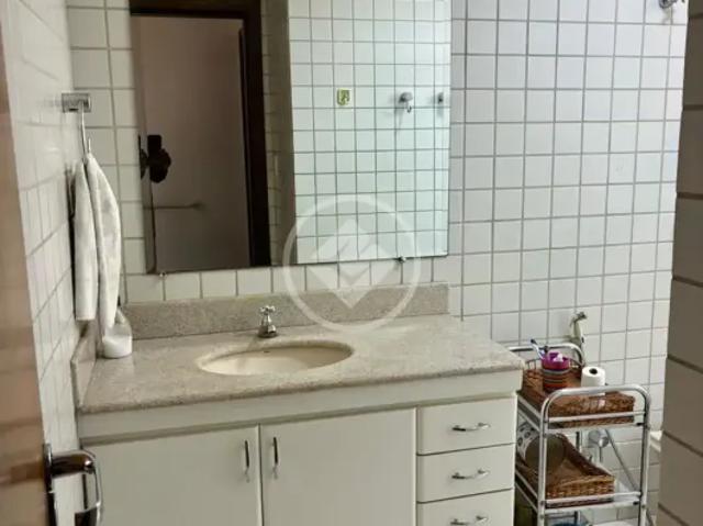 Apartamento à Venda com 3 Quartos, sendo 1 Suíte 152m² Nossa Sra. Aparecida Uberlândia/MG codi