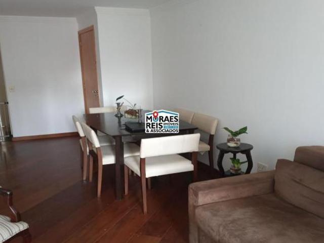 Apartamento à Venda com 3 Quartos sendo 1 Suíte, 2 Vagas de Garagem e 102 m²