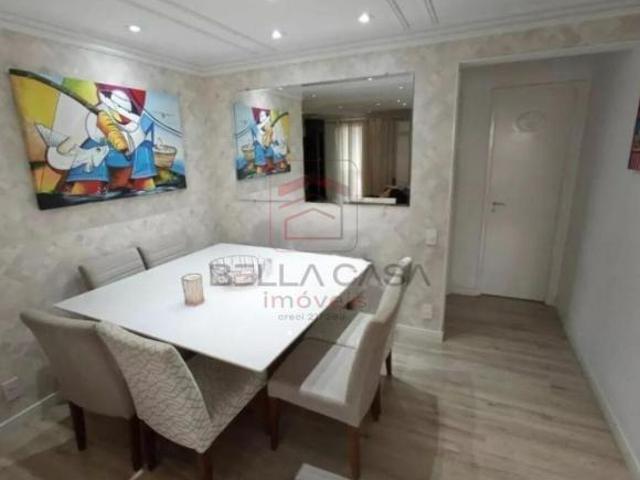 Apartamento à venda com 3 quartos, sendo 1 suíte, e 2 banheiros no total