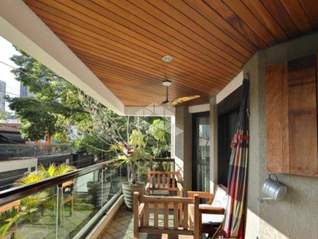 Apartamento à Venda com 3 Quartos sendo 1 Suíte e 2 Vagas de Garagem