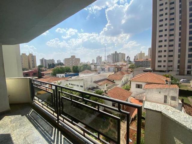 Apartamento à venda com 3 quartos, sendo 1 suíte, no condomínio Alexandre Previeiro, São Carlos