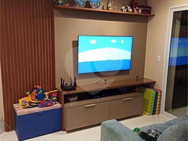 Apartamento à venda com 3 quartos, sendo 1 suíte, no condomínio Del Prado, São Paulo