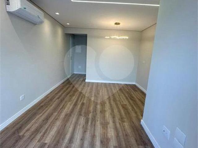 Apartamento á venda com 64m² e 3 quartos e 1 vaga