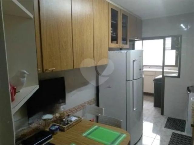 Apartamento à venda com 3 quartos, sendo 1 suíte, no condomínio Vila Butanta, São Paulo SP