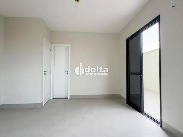 Apartamento à Venda com 3 Quartos, Suíte com Sacada e Elevador no Santa Mônica
