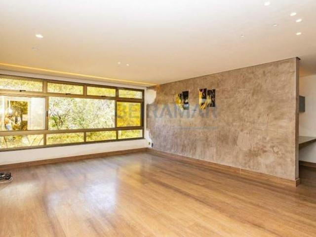 Apartamento à Venda com 3 Quartos vazado, vista livre,nascente na SQS 212 Asa Sul