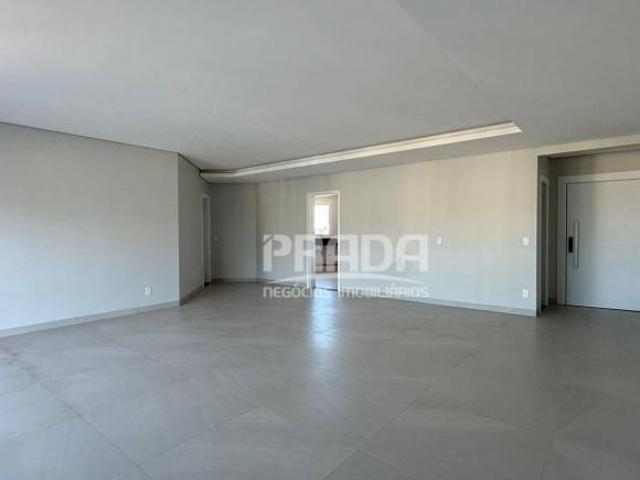 Apartamento à venda com 3 suítes, varanda gourmet e 3 vagas livres com box Tabajaras Uberlândia/