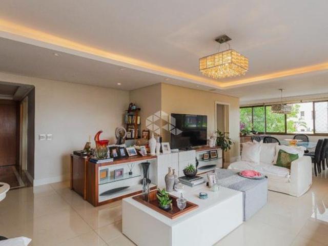 Apartamento a venda com 3 suítes e 2 vagas com 150 m2 privativos no Petrópolis