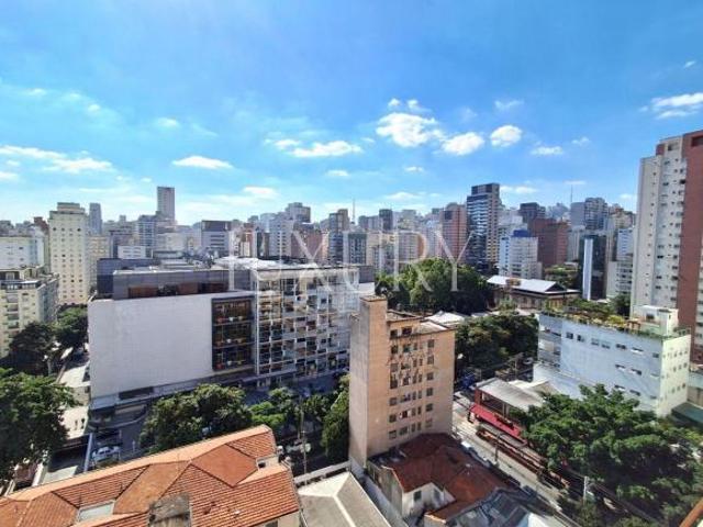 Apartamento à venda com 3 Suítes e 3 vagas em uma das melhores ruas do Jardim Paulista 245 m²