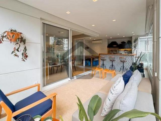 Apartamento à Venda com 3 Suítes na Vila Mariana