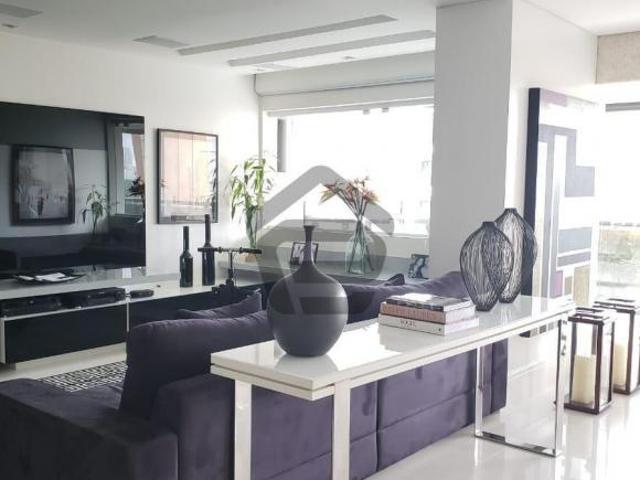 Apartamento à Venda com 3 Suítes na Vila Nova Conceição