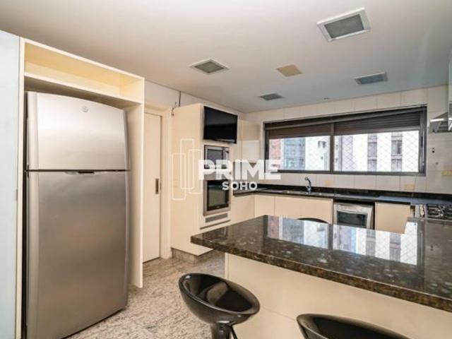 Apartamento à Venda com 3 Suítes no Batel