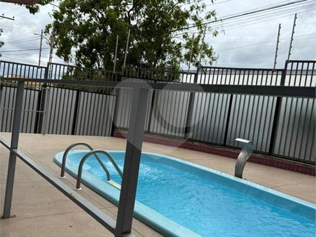Apartamento a venda com três dormitórios no centro de Salto
