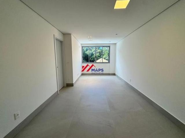 Apartamento à venda com três quartos, suíte e duas vagas de garagem no bairro Sagrada Família Belo