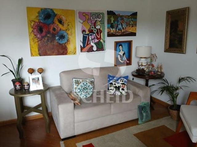 Apartamento a venda, com três quartos uma suíte no Jardim Ubirajara
