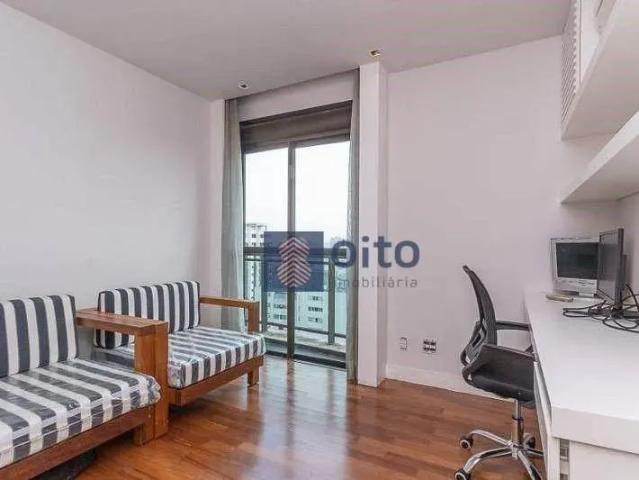 Apartamento a venda. Com uma área útil de 178 m², o imóvel possui: 3 Dormitórios 2 Suítes 3 Vagas de