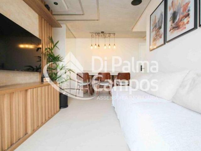 Apartamento à venda com varanda ampla no Ipiranga, 2 quartos e 1 vaga