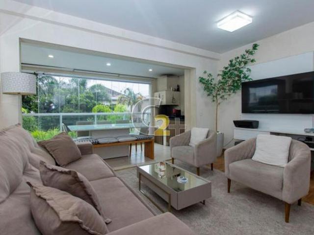 Apartamento a venda com varanda gourmet em Perdizes!