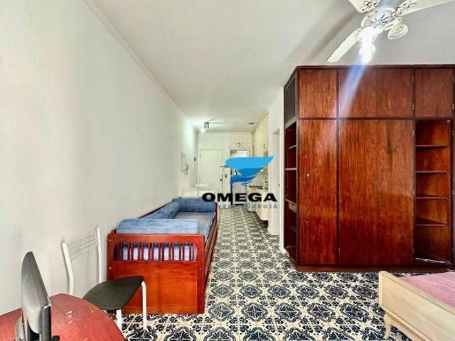 Apartamento à venda com vista mar à venda na Praia das Pitangueiras no Guarujá | Omega Imóveis