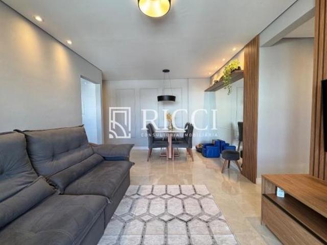 Apartamento à venda com churrasqueira na varanda e lazer completo