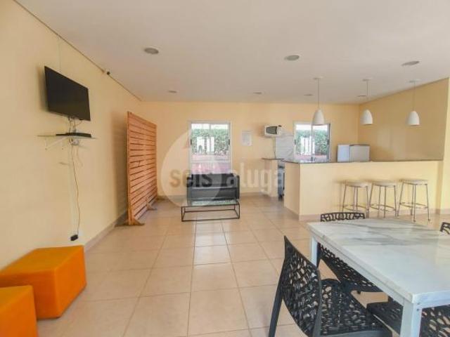 Apartamento à venda com móveis planejados, aceita carro em partes do pagament.