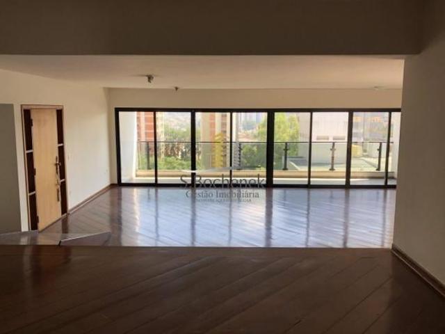 Apartamento a venda com ótima localização em Alphaville com 295 m2, 4 dorm