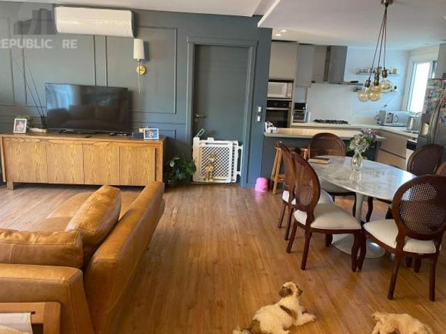 Apartamento à VENDA, com ótima planta de 137 m² privativos, 3 SUÍTES, 2 vagas, e