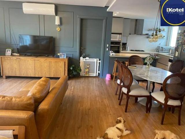Apartamento à VENDA, com ótima planta de 137 m² privativos, 3 SUÍTES, 2 vagas, e