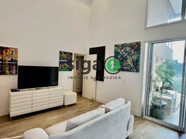 Apartamento à venda com pé direito duplo, 3 quartos e 148m2 no Panamby