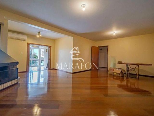 APARTAMENTO À VENDA COM QUATRO DORMITÓRIOS EM GRAMADO!