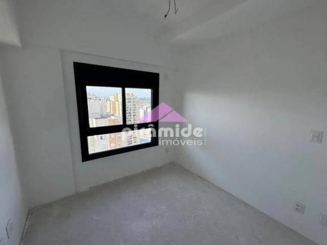 Apartamento à venda, Condomínio Royal Park, São José dos Campos, SP