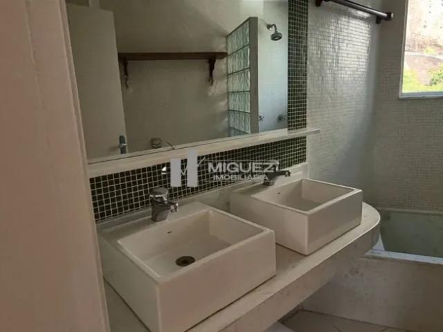 Apartamento à venda, Copacabana, Rua Percy Murray 2 quartos, sendo 1 suíte, 1 banheiro social, 1 l