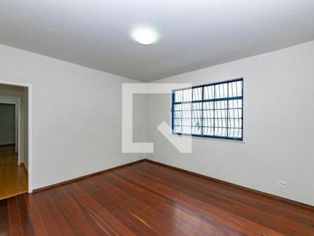 Apartamento à Venda Coração de Jesus, 3 Quartos, 110 m2