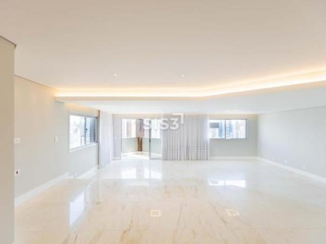 Apartamento à venda de alto padrão no Água Verde