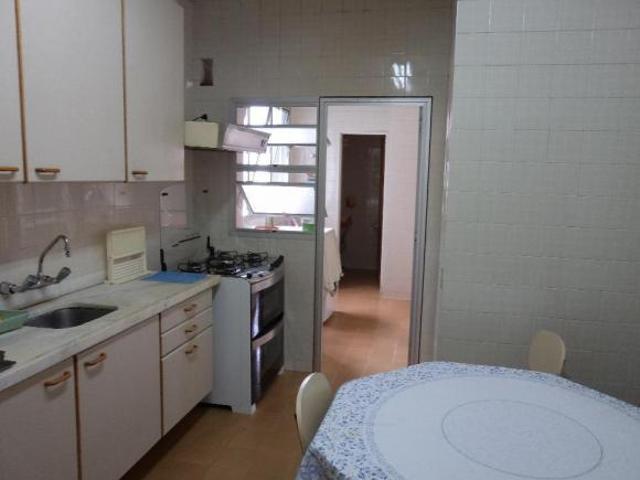 Apartamento à Venda de 03 Quartos no Bairro Centro em Ribeirão Preto com Sacada