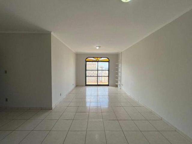 Apartamento à Venda de 03 Quartos sendo 01 Suíte no Centro de Ribeirão Preto com Sacada