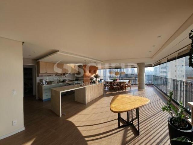 Apartamento à venda de 143,00m² útil, com 3 quartos e 2 vagas na Vila Mascote