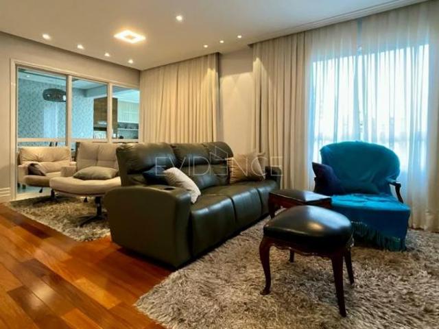 Apartamento à venda de 157m² 4 Dormitórios 3 Suítes e 4 Vagas no Jardim Anália Franco