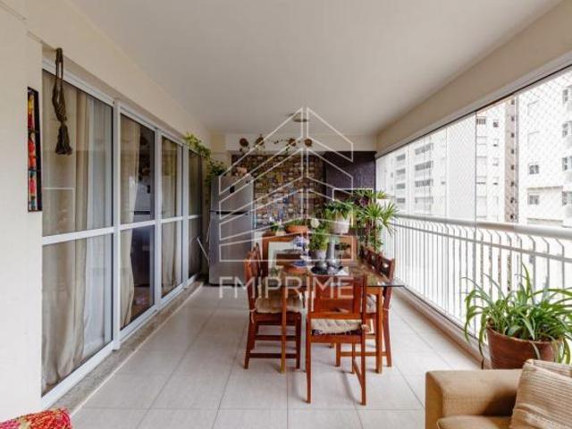 APARTAMENTO À VENDA DE 162M², COM 3 SUÍTES E 3 VAGAS CONDOMÍNIO LIV BARRA FUNDA
