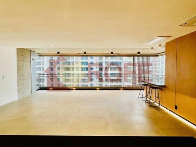 Apartamento á venda de 197m² sendo 3 suítes, 5 banheiros, 3 vagas de garagem, mas deposito