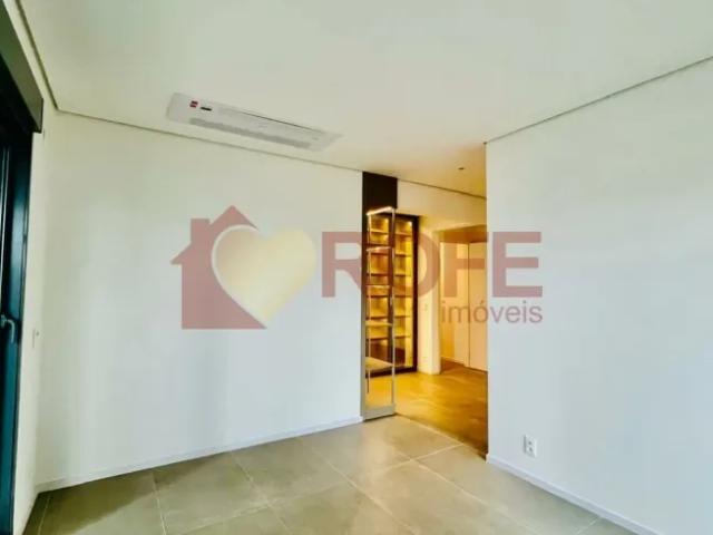 Apartamento á venda de 197m² sendo 3 suítes, 5 banheiros, 3 vagas de garagem, mas deposito