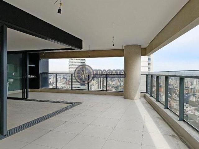 Apartamento à Venda de 195 m² 4 dormitórios sendo 2 suítes e 3 vagas de garagem Vila Madalena