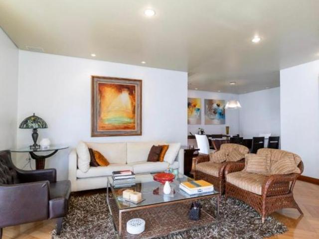 Apartamento á venda de 195m², 03 suítes e 03 vagas em Moema